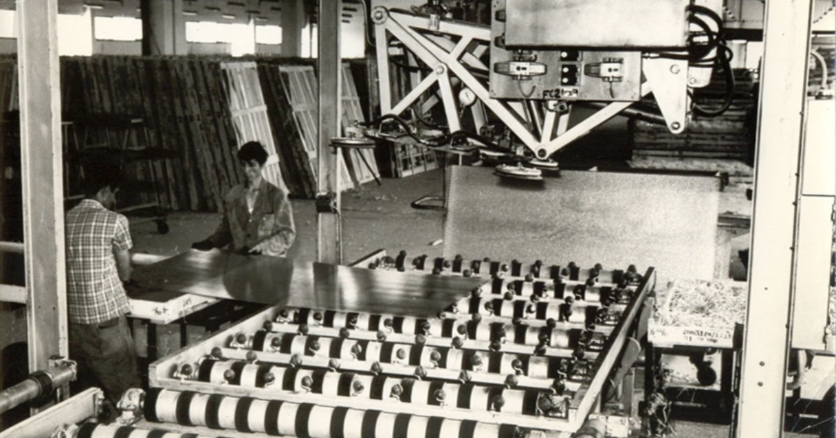 Şişecam celebrates 90 years of glass production
