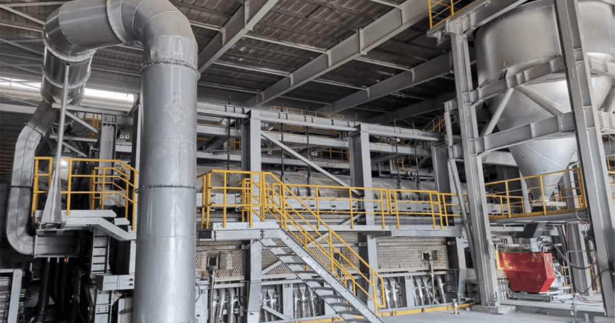 Horn commissions furnace for Chinese glass manufacturer